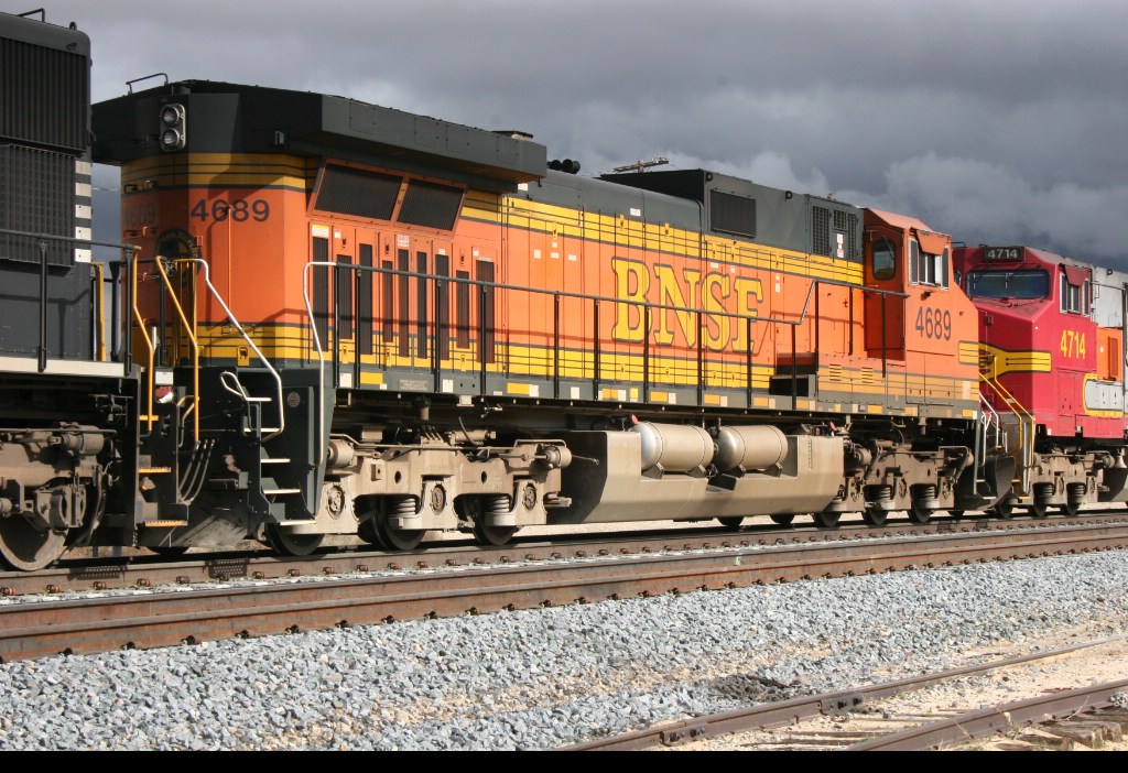 BNSF 4689